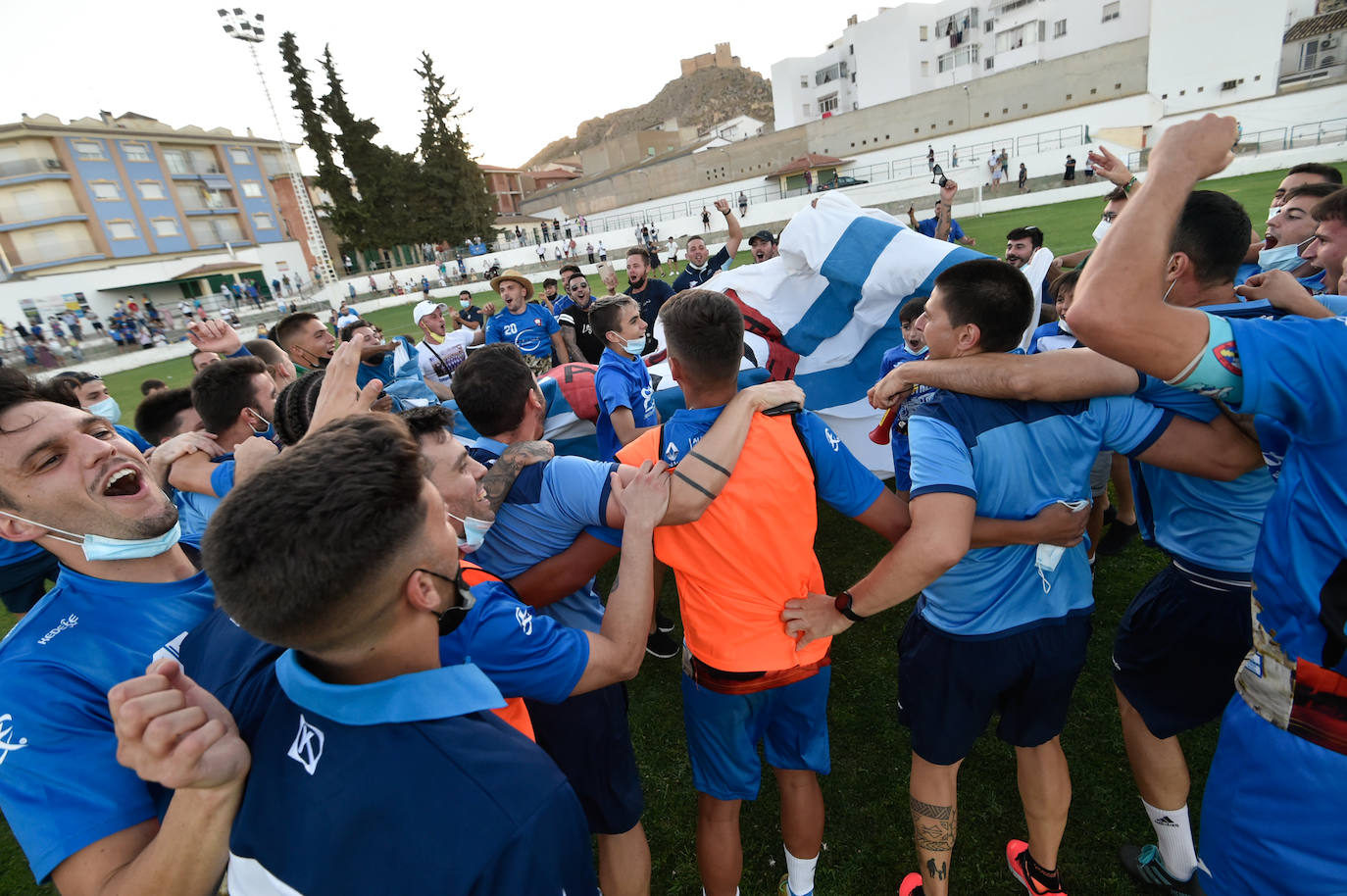 Fotos: El Bala Azul regresa a su sitio tras superar a un digno Fortuna ...