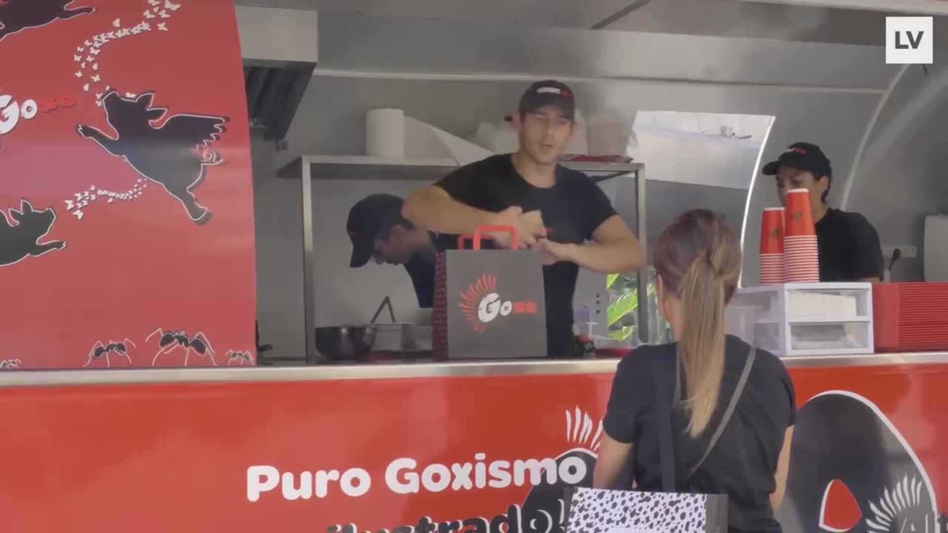 El 'food truck' GoXO de Dabiz Muñoz abre sus puertas en Murcia | La Verdad