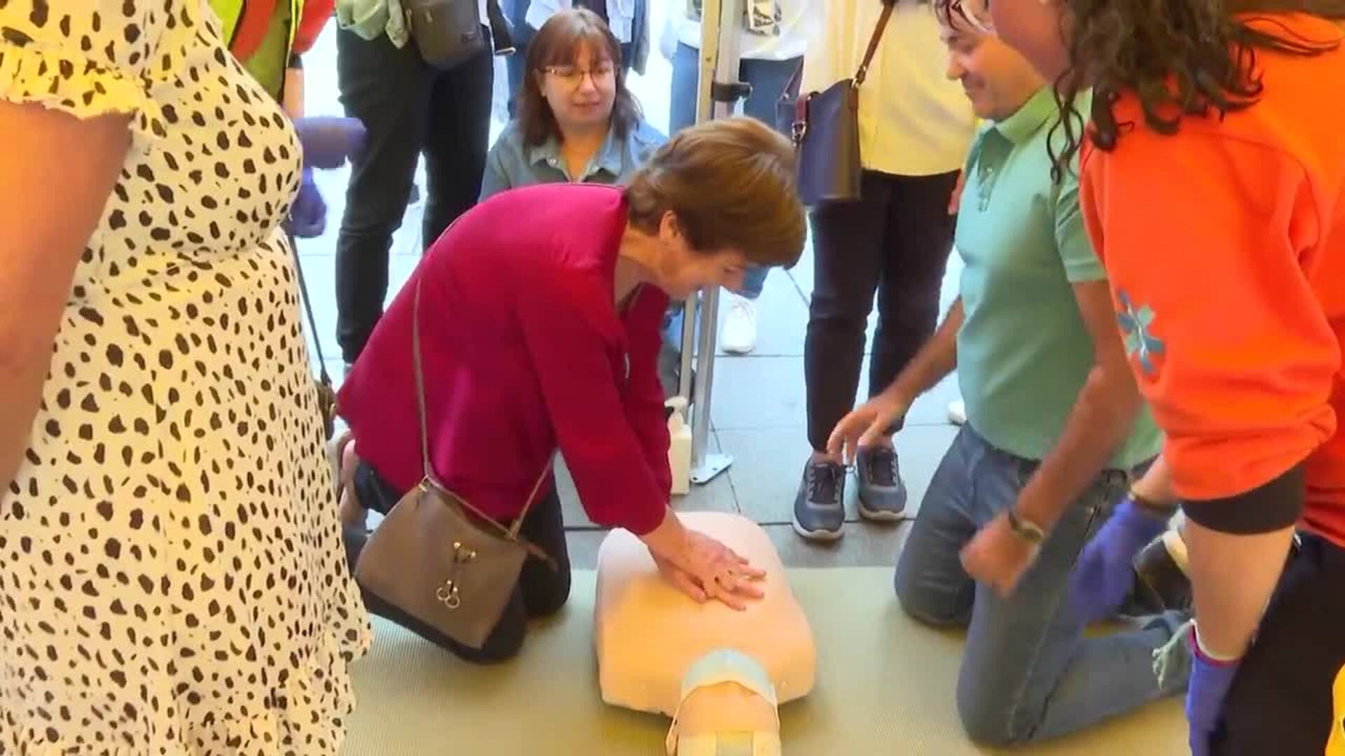 Samur señala que realizar la RCP a tiempo aumenta la posibilidad de ...