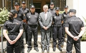 Los agentes de la Policía Nacional estrenan uniforme | La Verdad